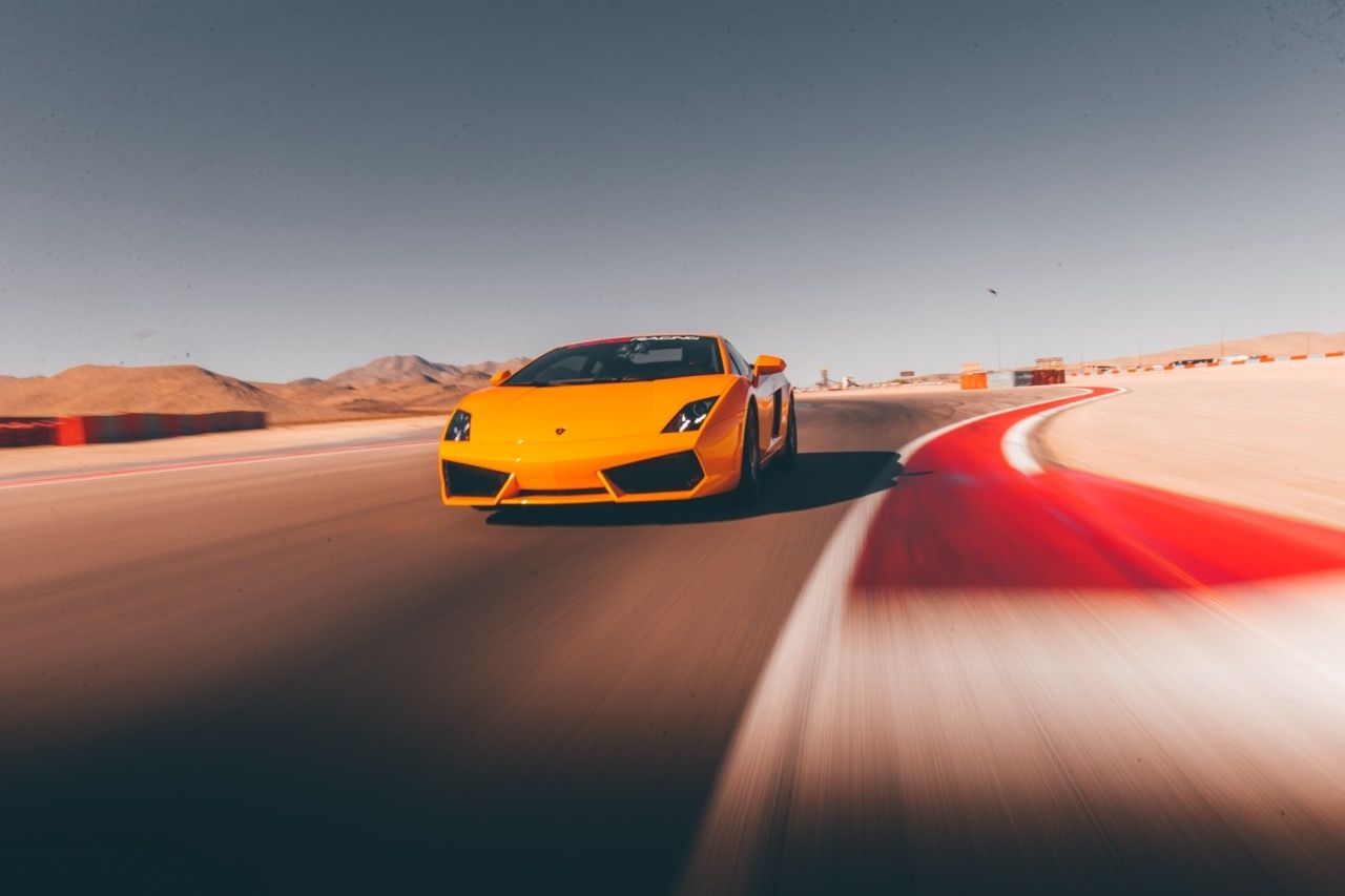 Race a Lamborghini | Giftory